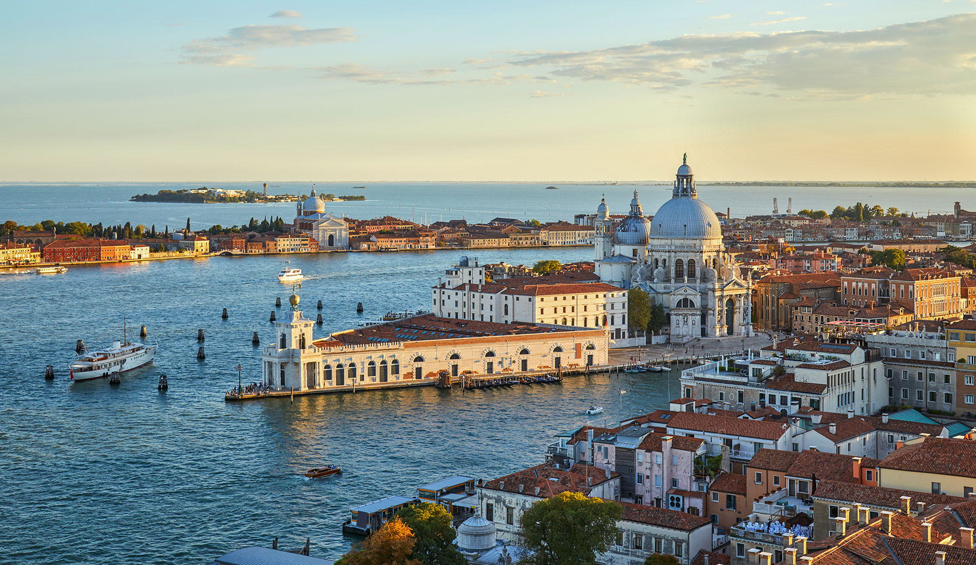 Escaping the Crowds in Venice | Italy | Andrew Harper